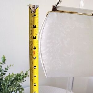 Melbourne bags | Bags | Vintage Melbourne Cream Handbag | Poshmark